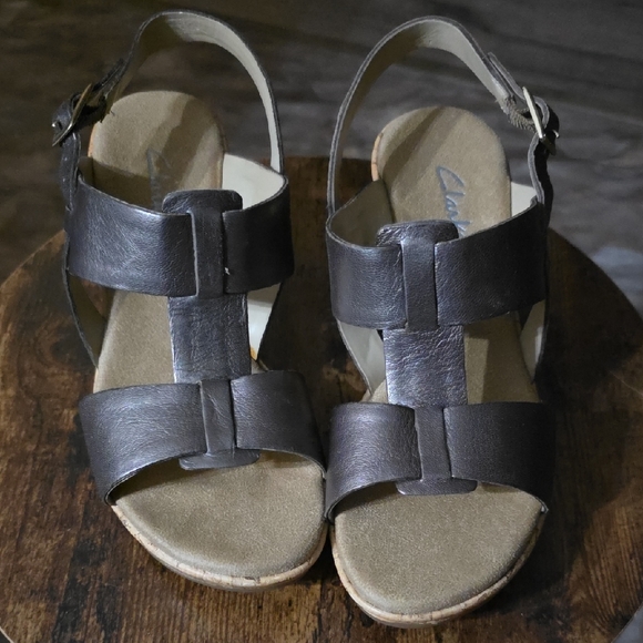 Clarks | Shoes | Clarks Womens Bronze Color Leather Sandals | Poshmark